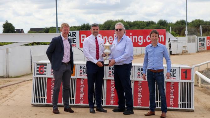 Bar One Racing extends its sponsorship at Dundalk Stadium - Photo 1 of 1 - Alpha Newspaper Group